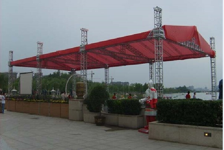 B400A plated lighting bolt truss